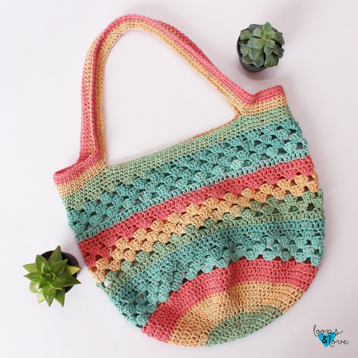 One More Row - Free Pattern Link Party #10 Loops & Love Crochet