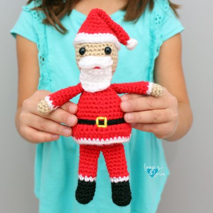 Mini Santa Amigurumi - Free Crochet Pattern Loops & Love Crochet