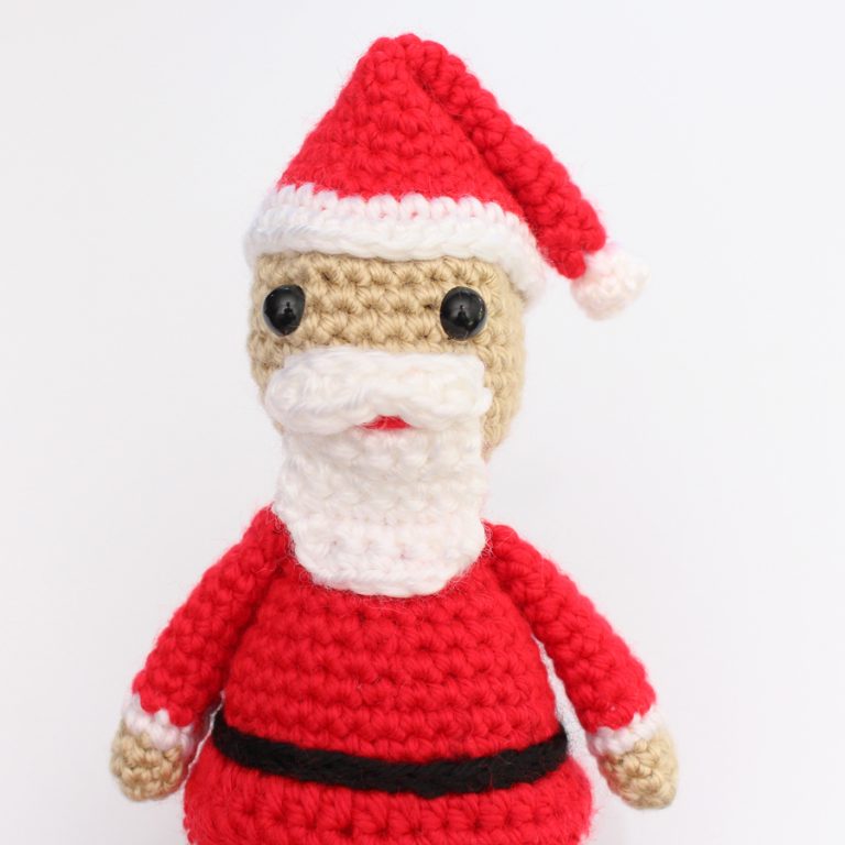 Mini Santa Amigurumi - Free Crochet Pattern Loops & Love Crochet