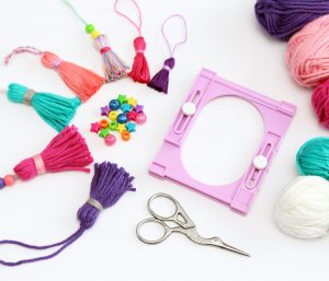 Clover Tassel Maker Tutorial - Tassels Made Easy Loops & Love Crochet