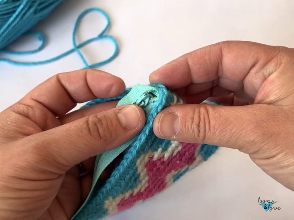 Zig Zag Zipper Bag - A Tapestry Crochet Pattern Loops & Love Crochet