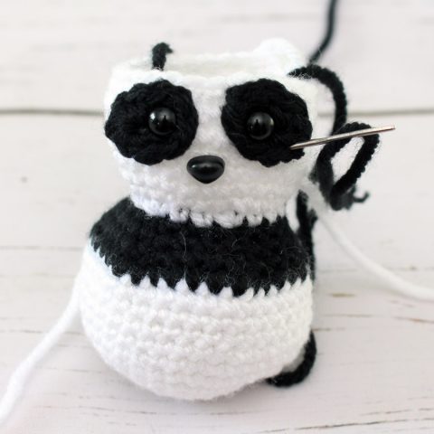 Mini Panda Amigurumi - Free Crochet Pattern Loops & Love Crochet