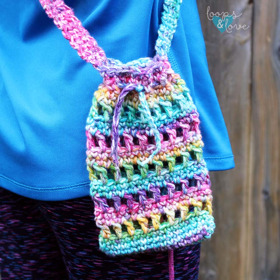 Mini Crossbody Bag - Free Crochet Pattern Loops & Love Crochet